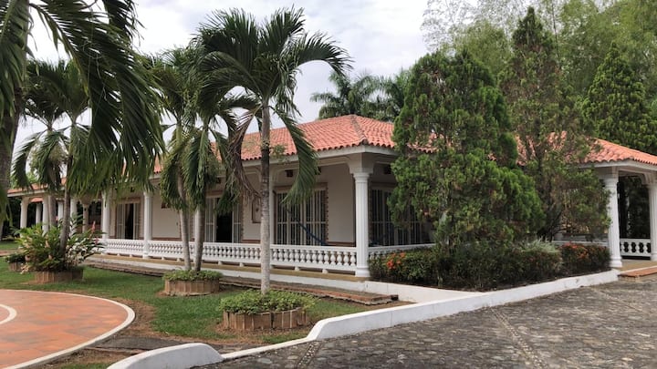 Finca Campestre Santana - Acacias