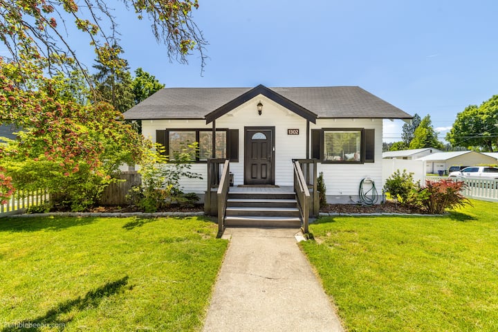 Downtown Garden Get-away - Coeur d'Alene, ID