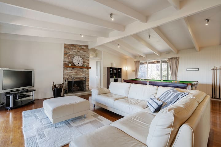 Port Philip Panorama—bayview Retreat & Pool Bliss - Mount Martha