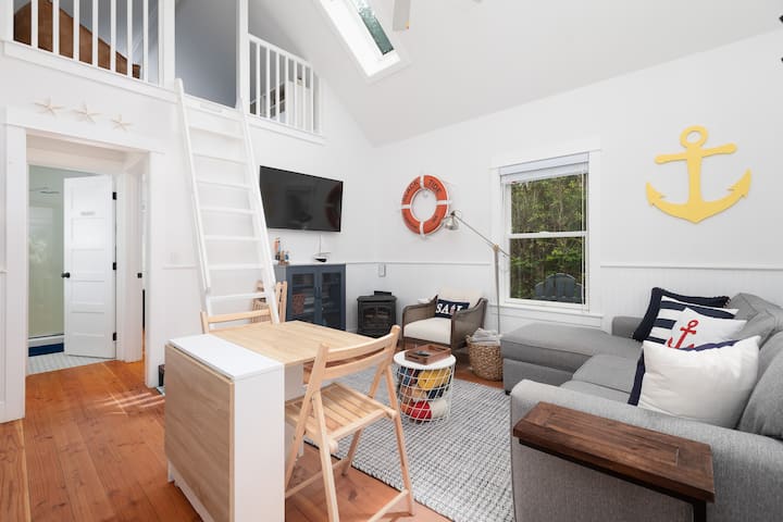Seabrook Cabin & Private Hot Tub - Pacific Beach, WA