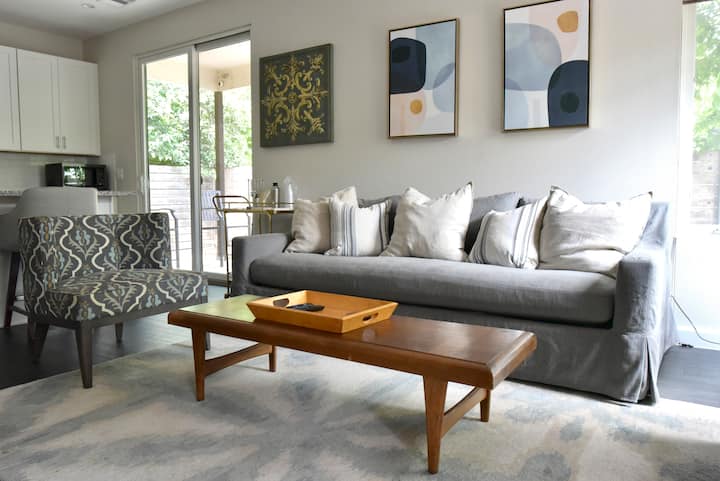 Charming 2/2 Crestview Home - Austin, TX