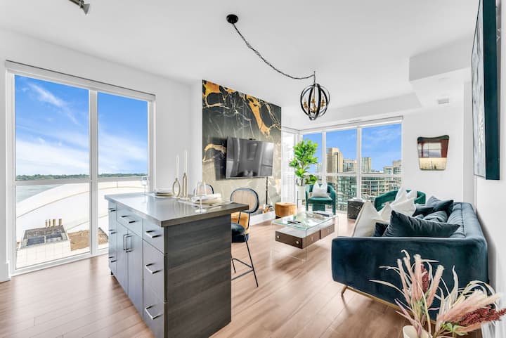 Bespoke 3 Bed With Splendid Cn Tower Views - Toronto