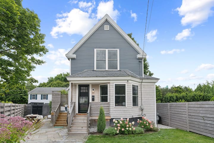 Convenient & Cozy Portland Home - Portland, ME