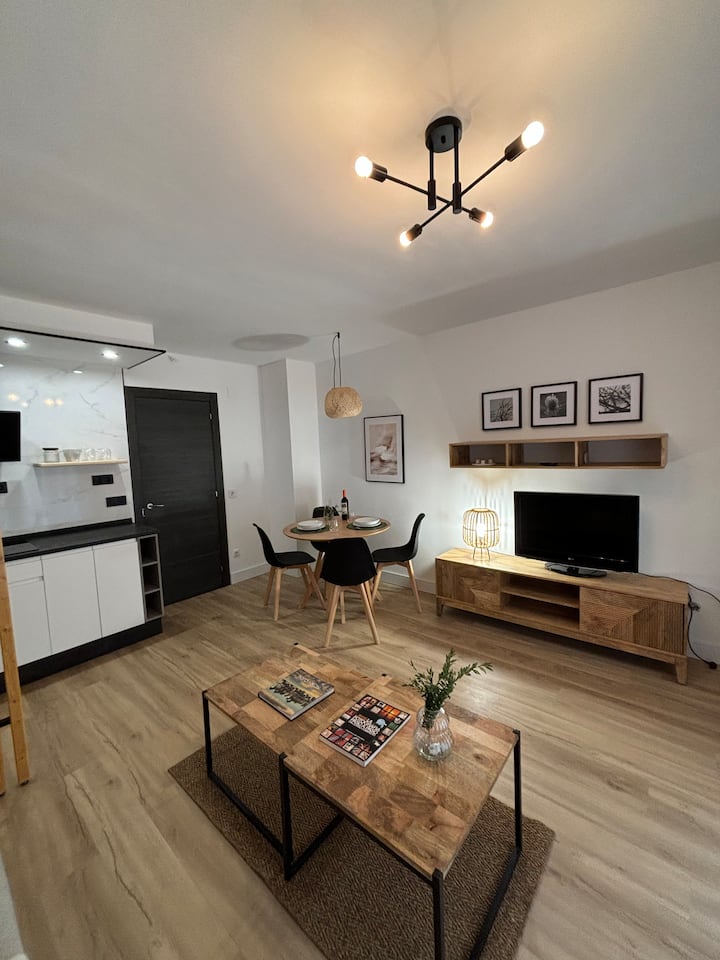 Victrix Home 1 Deluxe - León