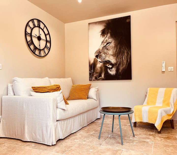 Evasion Charme Et Jacuzzi En Pleine Nature - Salon-de-Provence