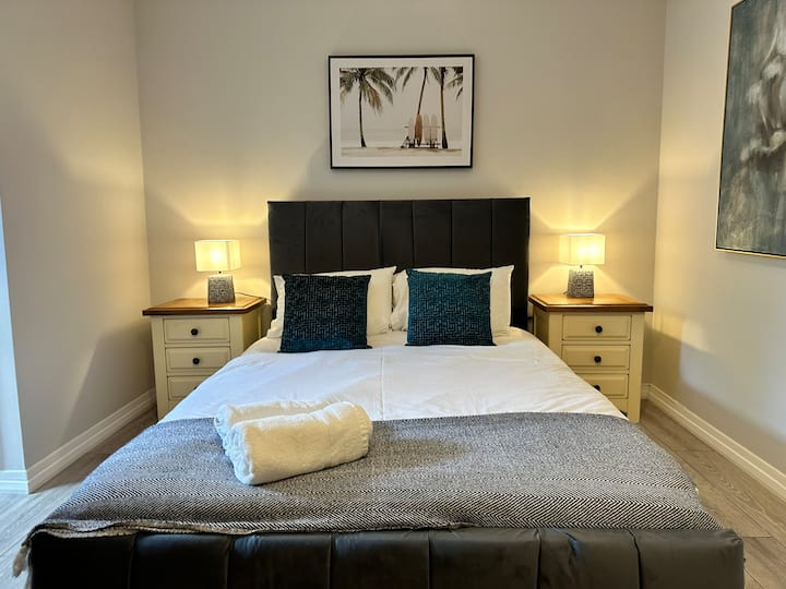 Studio 5 - Ensuite, Separate Kitchen, Living Room - Maidenhead