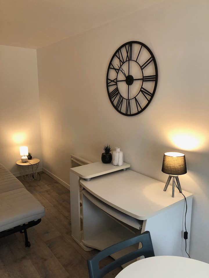 Charmant Studio 4 Centre-ville - Cast