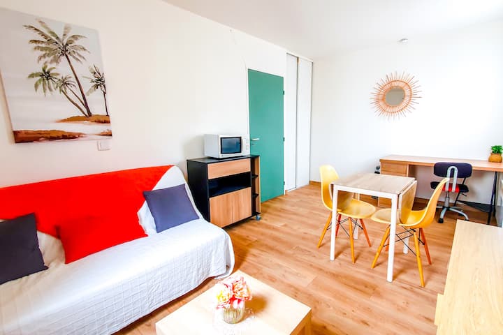 Au Calme, Au Pied Des Remparts - Festival d'Avignon