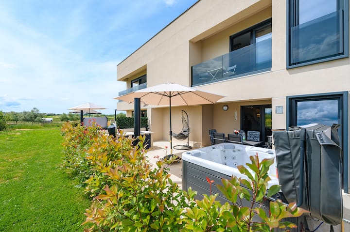 Luxury Apartment Brigitta 5 With Hot Tub - Umag