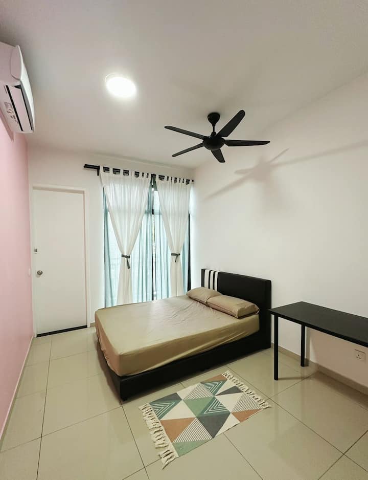 1 Bed 1 Bath | Nice & Safe Environment Room - Pasir Gudang