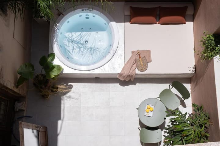 Garden Suite, Outdoor Hot - Tub,old Port Of Chania - Chania