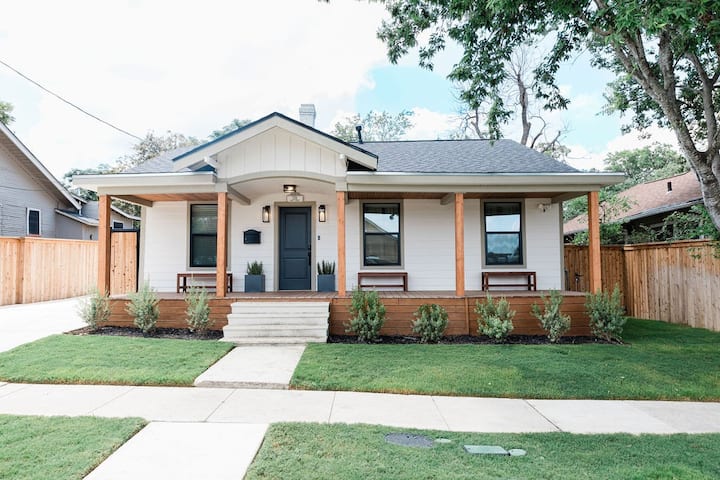 Spacious 5br Home | Walk To The Pearl | Sleeps 12 - Alamo Heights, TX