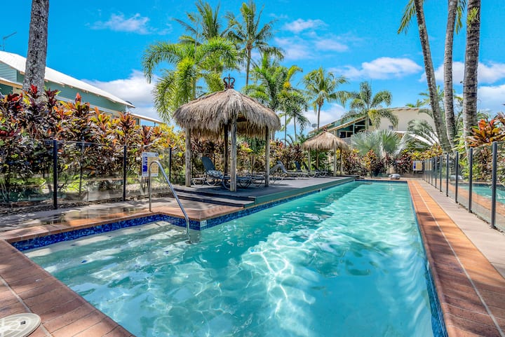 Wallaby Beach House—resort-style Comforts - Cairns