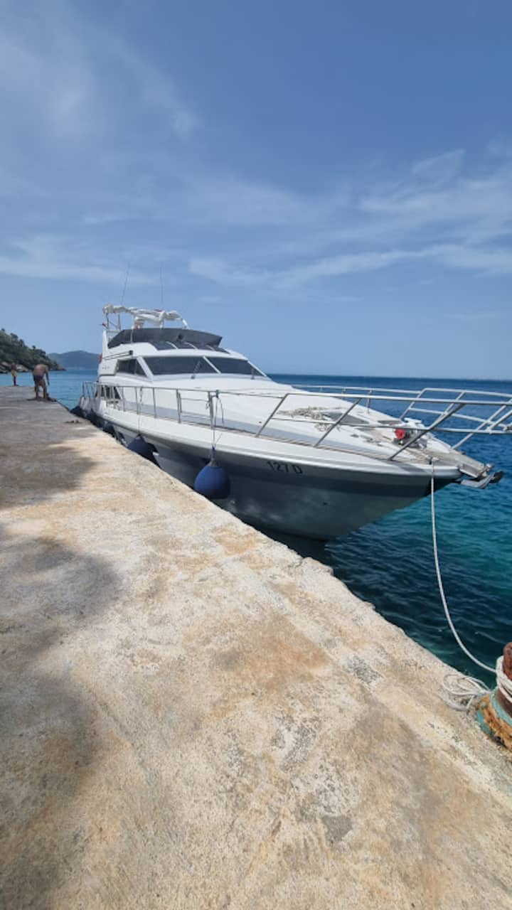 Free Spirit Vacanza Diurna In Barca - Brindisi