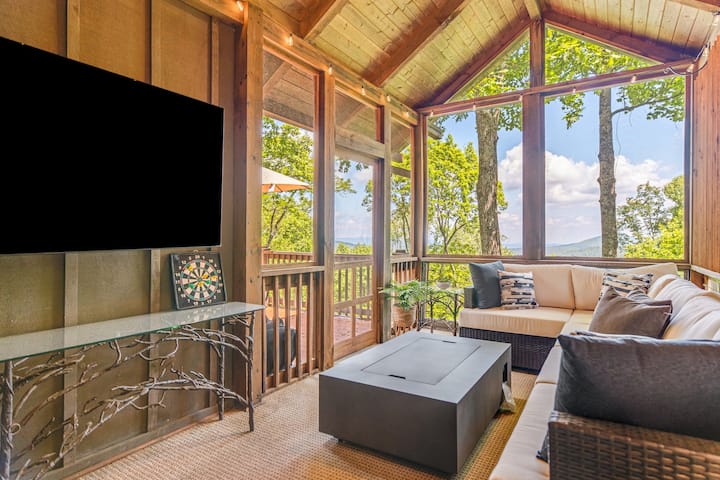 Chic Sapphire Lodge | Epic Mtn Views | Sleeps14 - Cashiers, NC