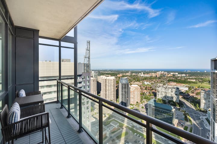 Skyline Bliss Penthouse, Gym, Pool, Sauna Access - 密西沙加