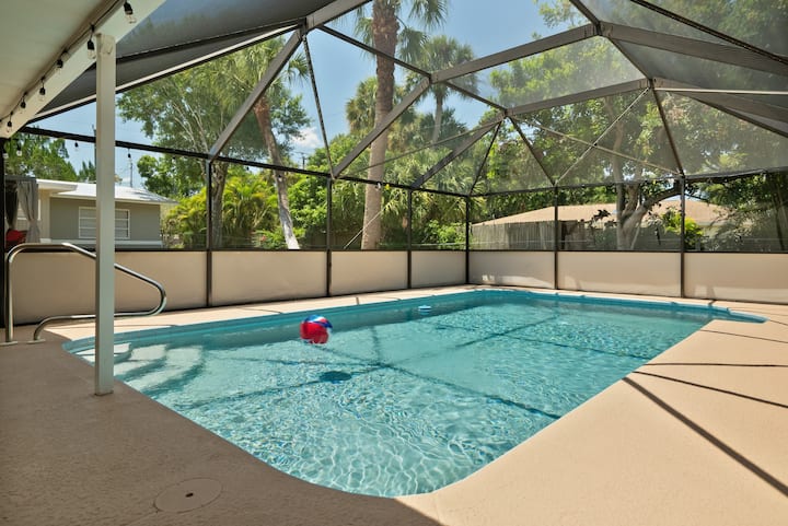 Sunrise Escape Guest Home Heated Pool & Patio - Fort Pierce, FL