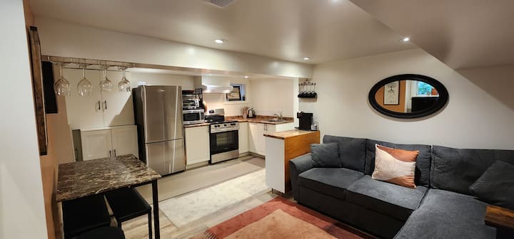 Private Basement Suite Toronto - 256