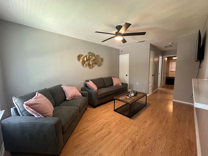 Chic 2/1 Apartment*great Hosts - Arlington, TX