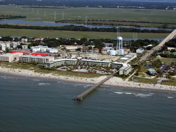 Shipp Cabin I, Beachfront, Sleeps 6, Fishing Pier - Sullivan's Island, SC