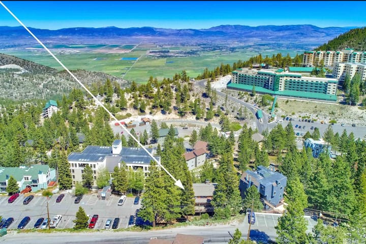 4 Floors! Spacious S Lake Tahoe Mountain Retreat - Genoa, NV