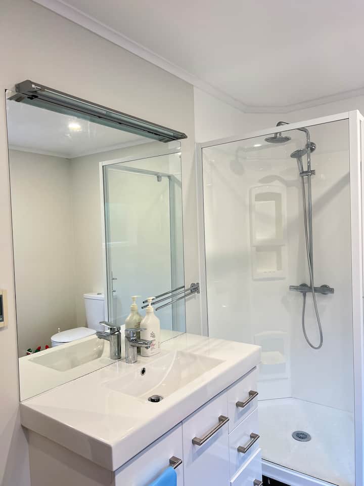 Camp Site-hot Shower/wifi - Auckland