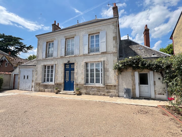 Authentique Maison  Dans Centre Ville Jargeau - Loiret