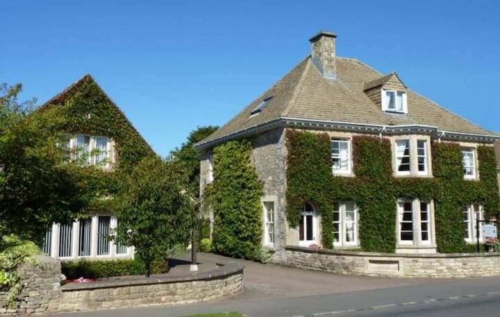 Courtyard Cottage 2 Bed 1 Bath - Bibury