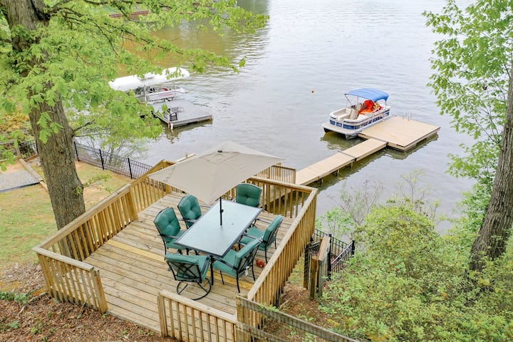 Lakefront Retreat | Lake Bowen Dock & Hot Tub - Lake Bowen, SC