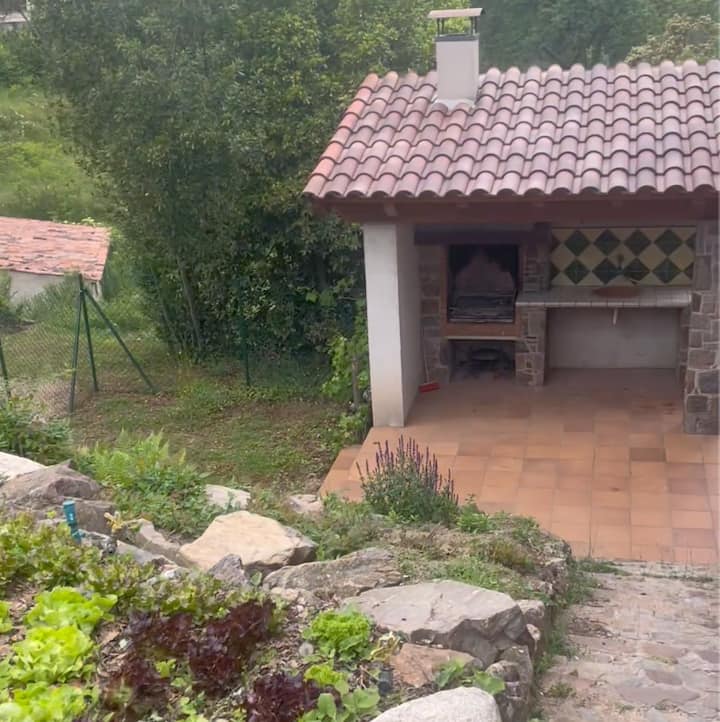 Family House Close To Pool, Center And Forest - Vic