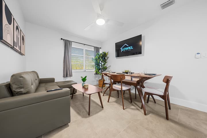 Stylish, Affordable 1 Bedroom Apt With Pool Access - Fort Lauderdale