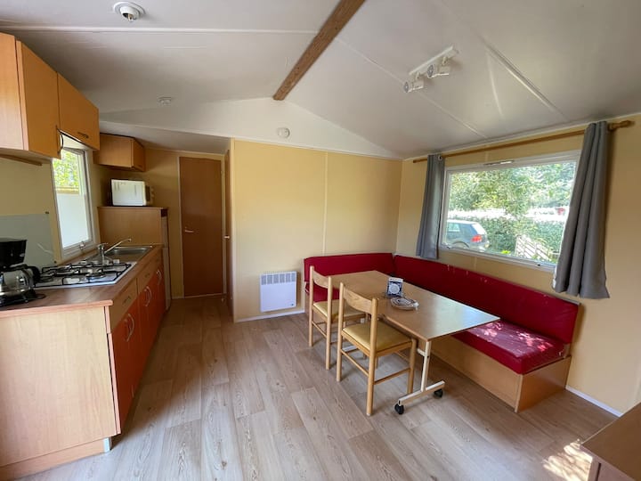 Mobil Home Dans Camping - Plouescat