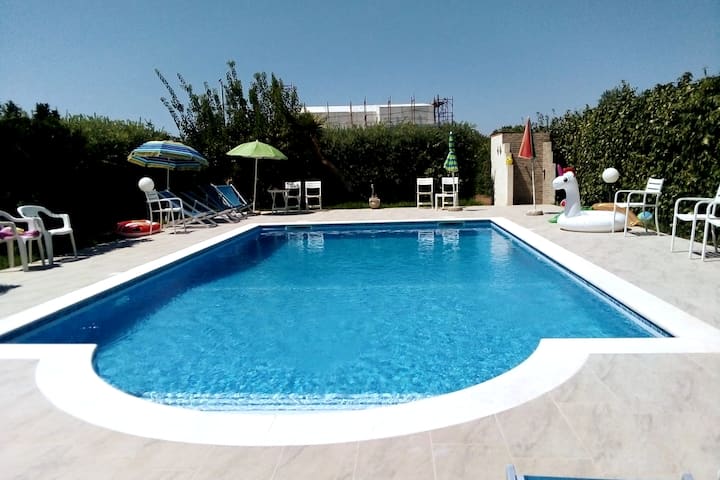 Martyhouse Pool Free - Balestrate