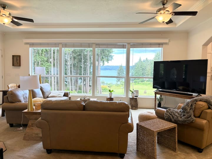 30 Acre Beachfront Home W/creek! - Scenic Beach State Park, Seabeck