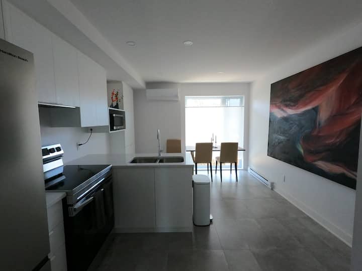 Contemporary Two-story Condo In Montreal - Varennes