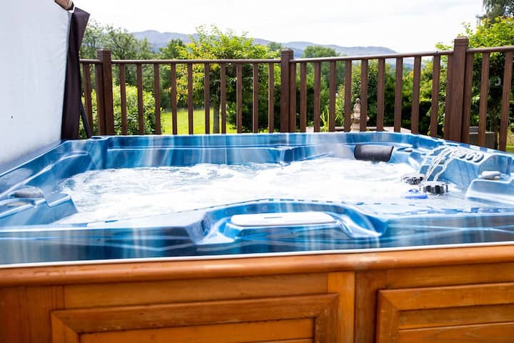 Lovely Killin Home With Amazing Views From Hot Tub - Loch Tay