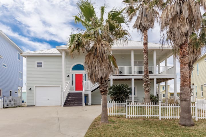 Luxury Waterfront Beach Getaway! - Port Aransas, TX