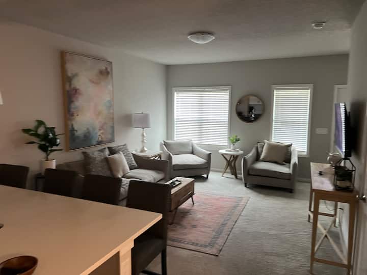 New Arrival Bright Neat Nascent Neighborly Garage - West Des Moines, IA