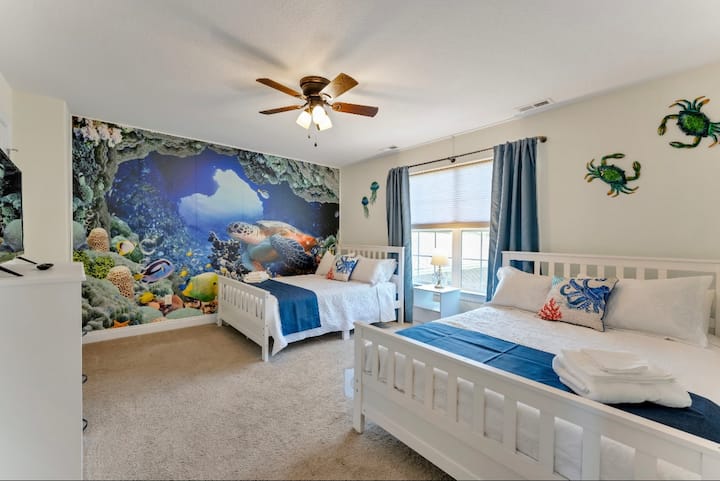 New Family Beach House • Steps To Sand • 10 Guests - Norfolk, VA