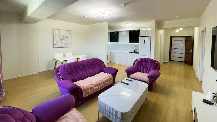 Modern Comforts In Prime Location - Mongolia