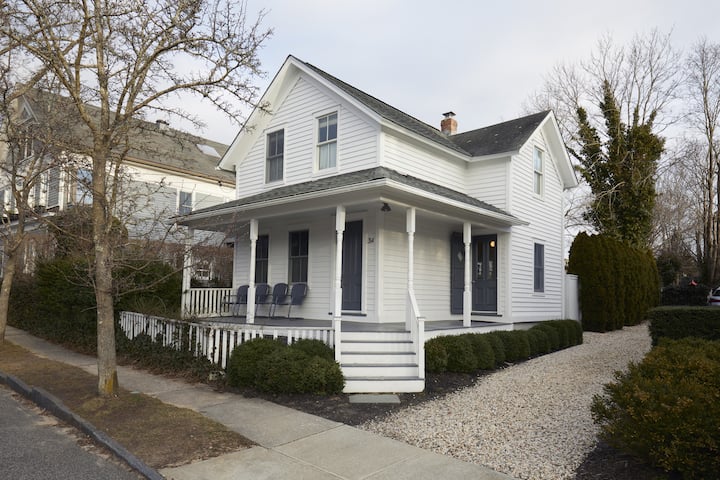Lovely Village Home In Sag Harbor - Sag Harbor, NY