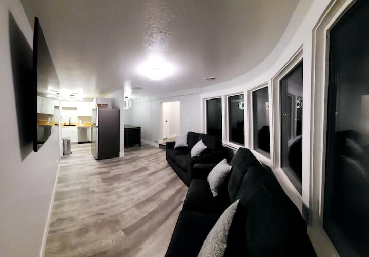 1 Block Below Usu - ローガン, UT