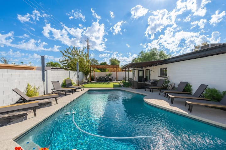 Scottsdale' Finest: Luxury 5bd Home W/ Heated Pool - Scottsdale, AZ