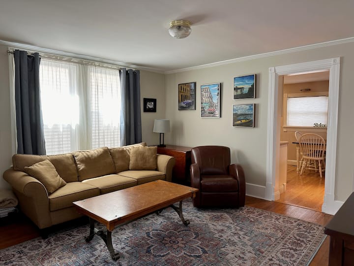 Charming Salem Artist's Cottage - Salem, MA