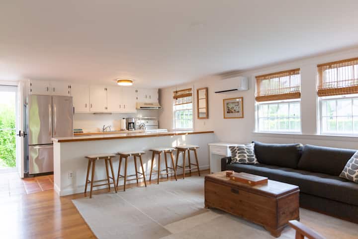 Charming Island Cottage - Nantucket, MA