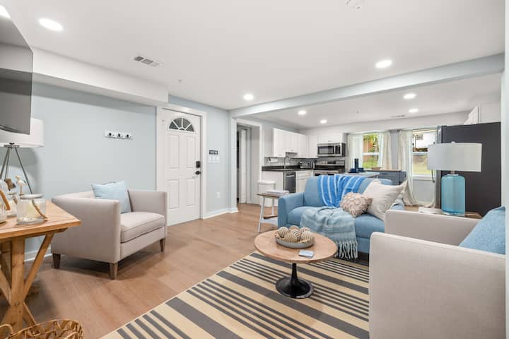 4/4 Parking, 2 Washer & Dryer, Pets Ok, 15+ Days - Gainesville
