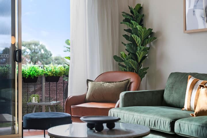 Stylish Urban Retreat On Eden - The University of Adelaide