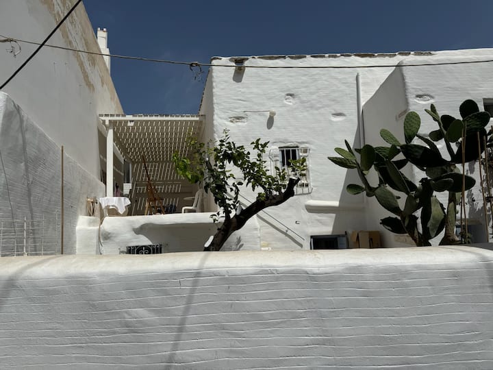1697 Upstairs Paroikia Paros - Paros