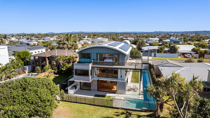 Oceanic House: 
Award-winning Beachfront Luxury - Mooloolaba