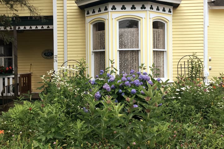 Clover Nook - Middletown, CT